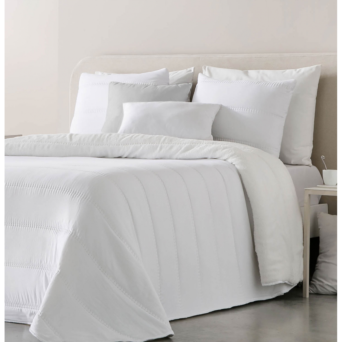 Hermes Plain Double Bed Bedspread with Sherpa White | Superdecor